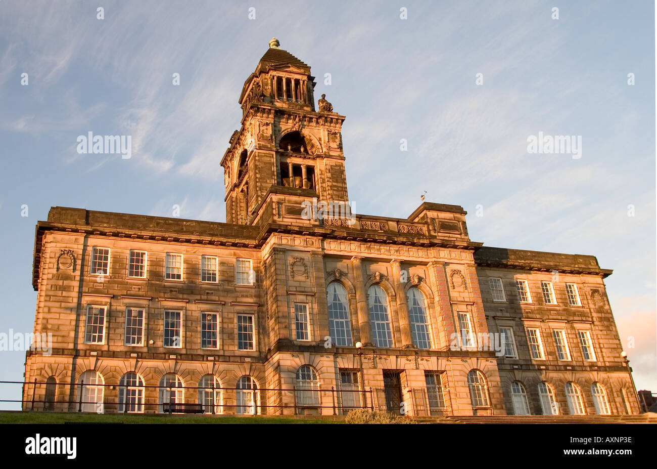Wallasey town hall hi-res stock photography and images - Alamy
