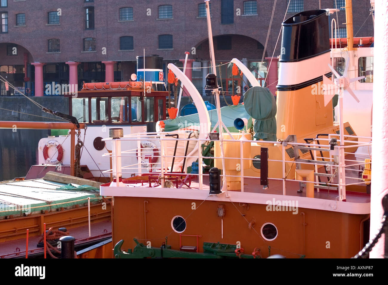 Liverpool tug boats hi-res stock photography and images - Alamy