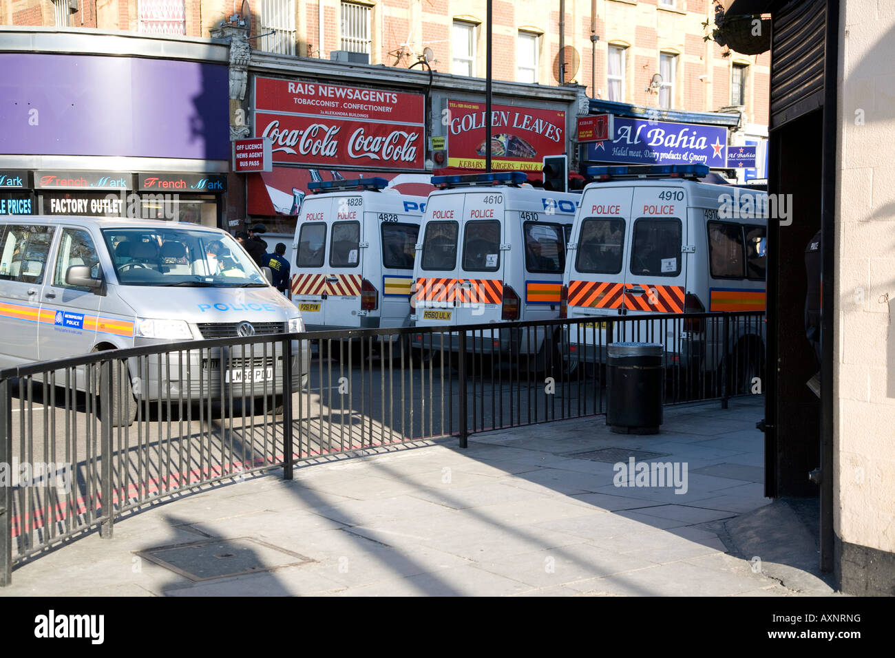 Police block of street Stock Photo - Alamy
