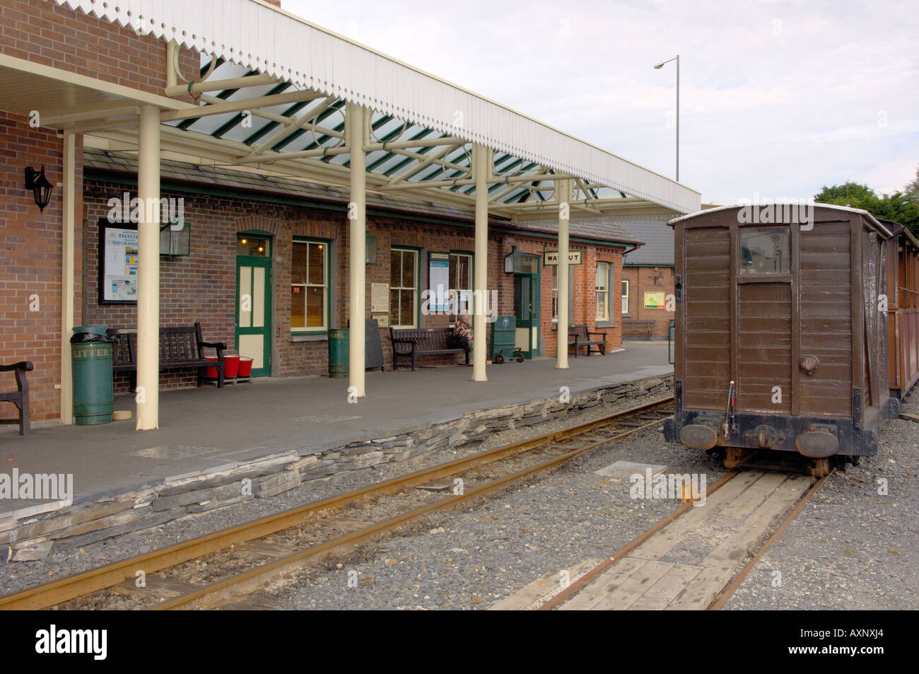 Talyllyn railway wharf hi-res stock photography and images - Alamy