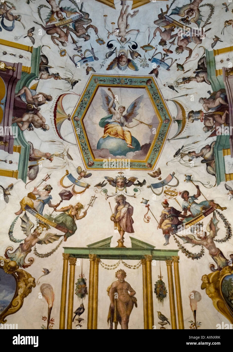 Ceiling uffizi gallery florence italy hi-res stock photography and ...