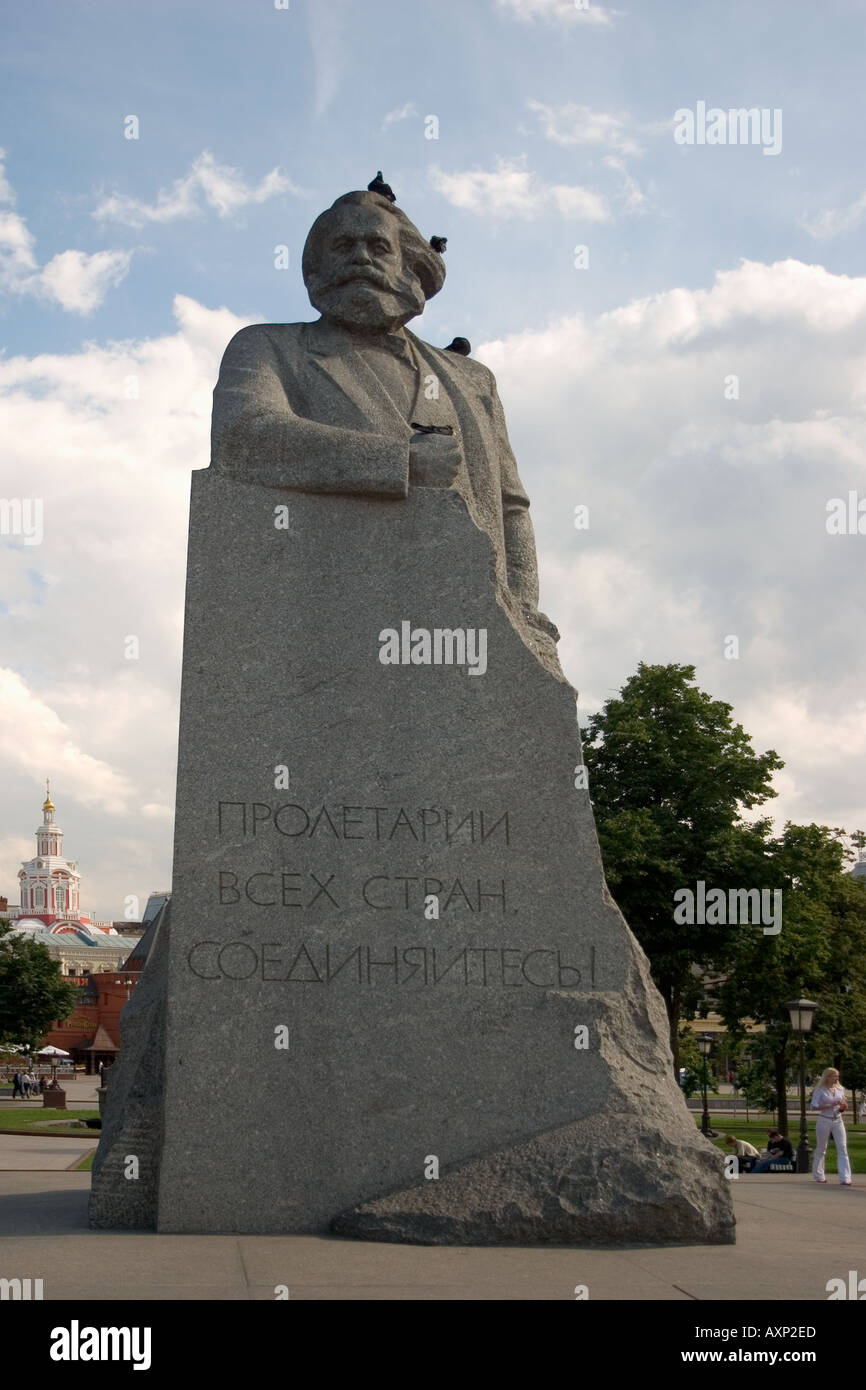 Karl marx statue moscow hi-res stock photography and images - Alamy
