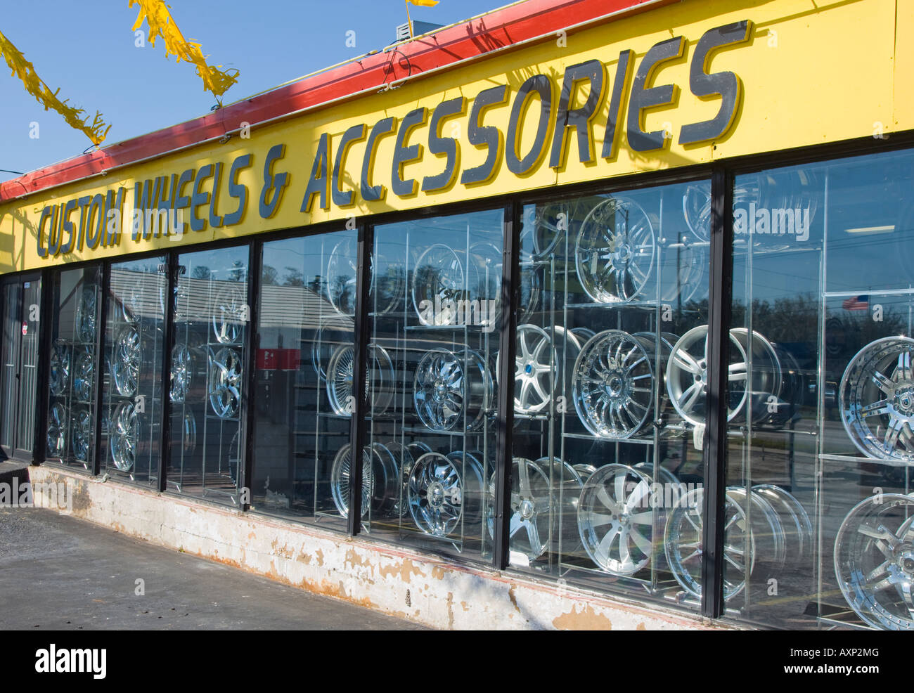 Car accessories shop hi-res stock photography and images - Alamy