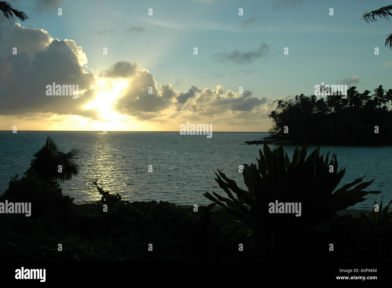 Sunrise, Muri Lagoon, Rarotonga, The Cook Islands Stock Photo - Alamy