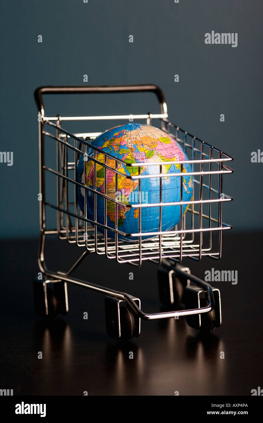 Global trade metaphor hi-res stock photography and images - Alamy