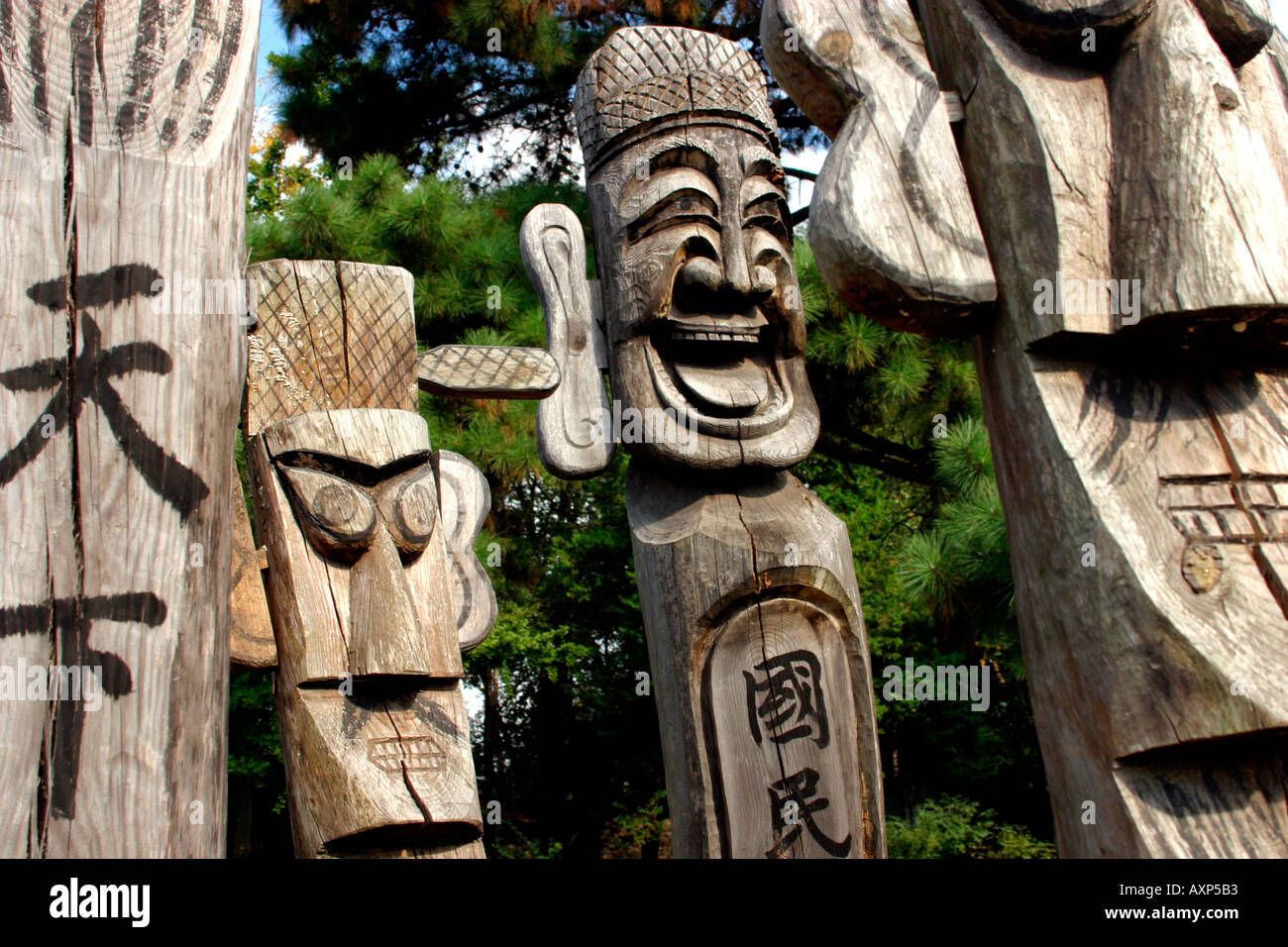 Korean wood carving hi-res stock photography and images - Alamy