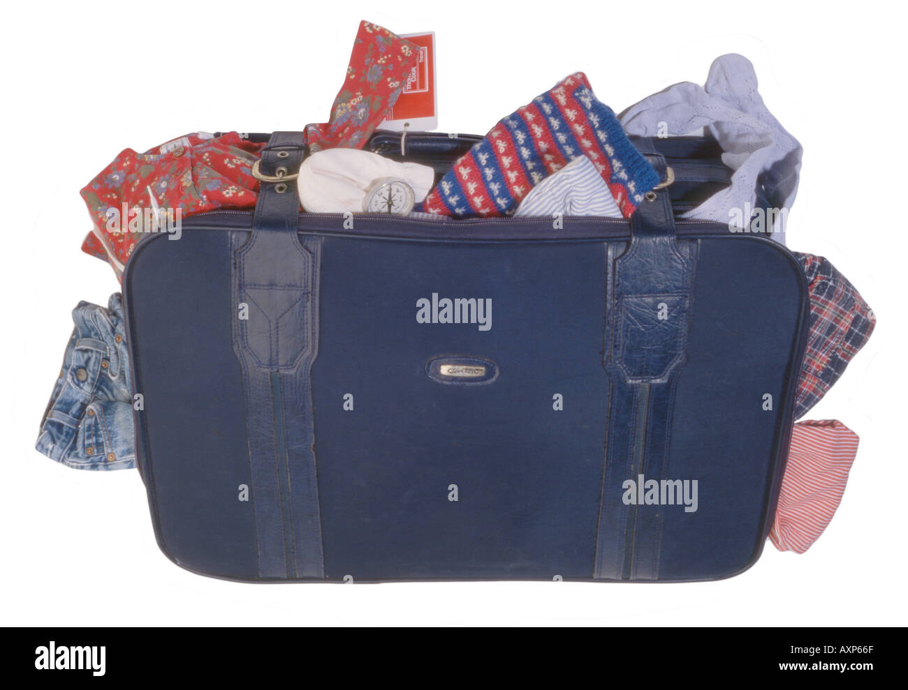 Suitcase overflowing clothes hi-res stock photography and images - Alamy