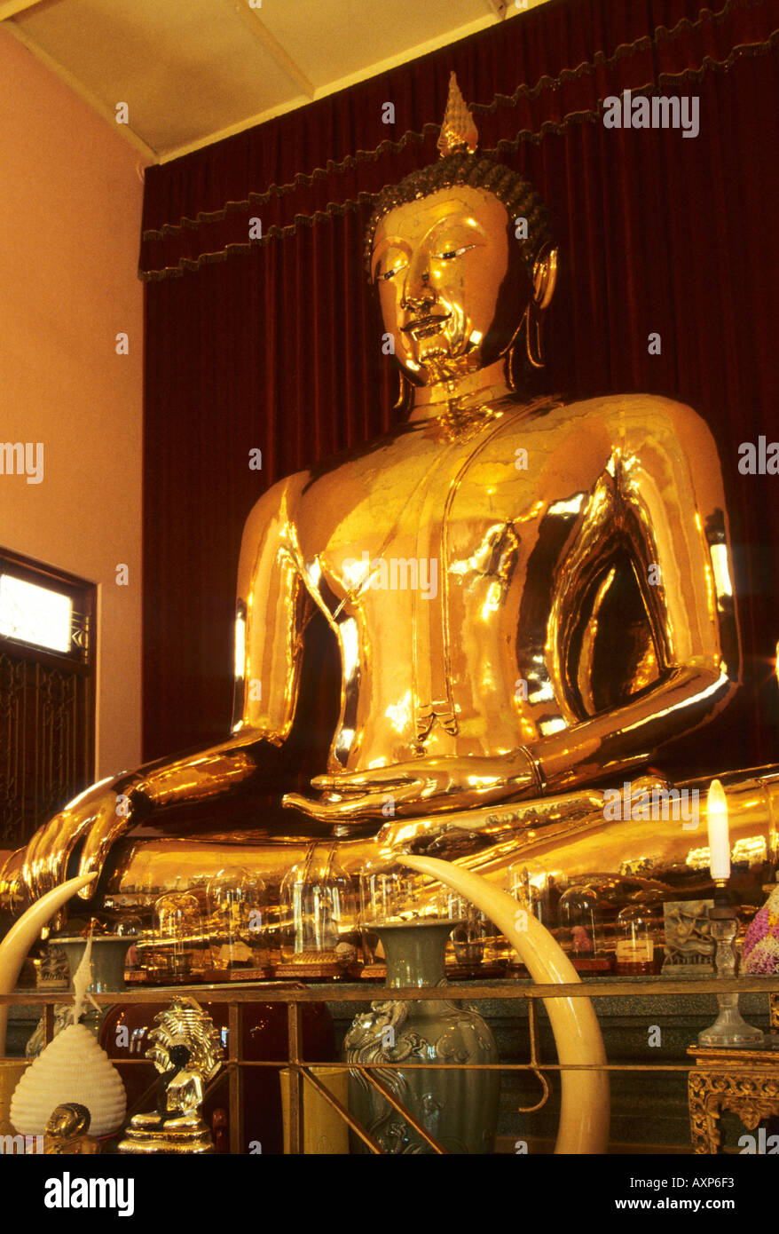 Priceless buddha hi-res stock photography and images - Alamy