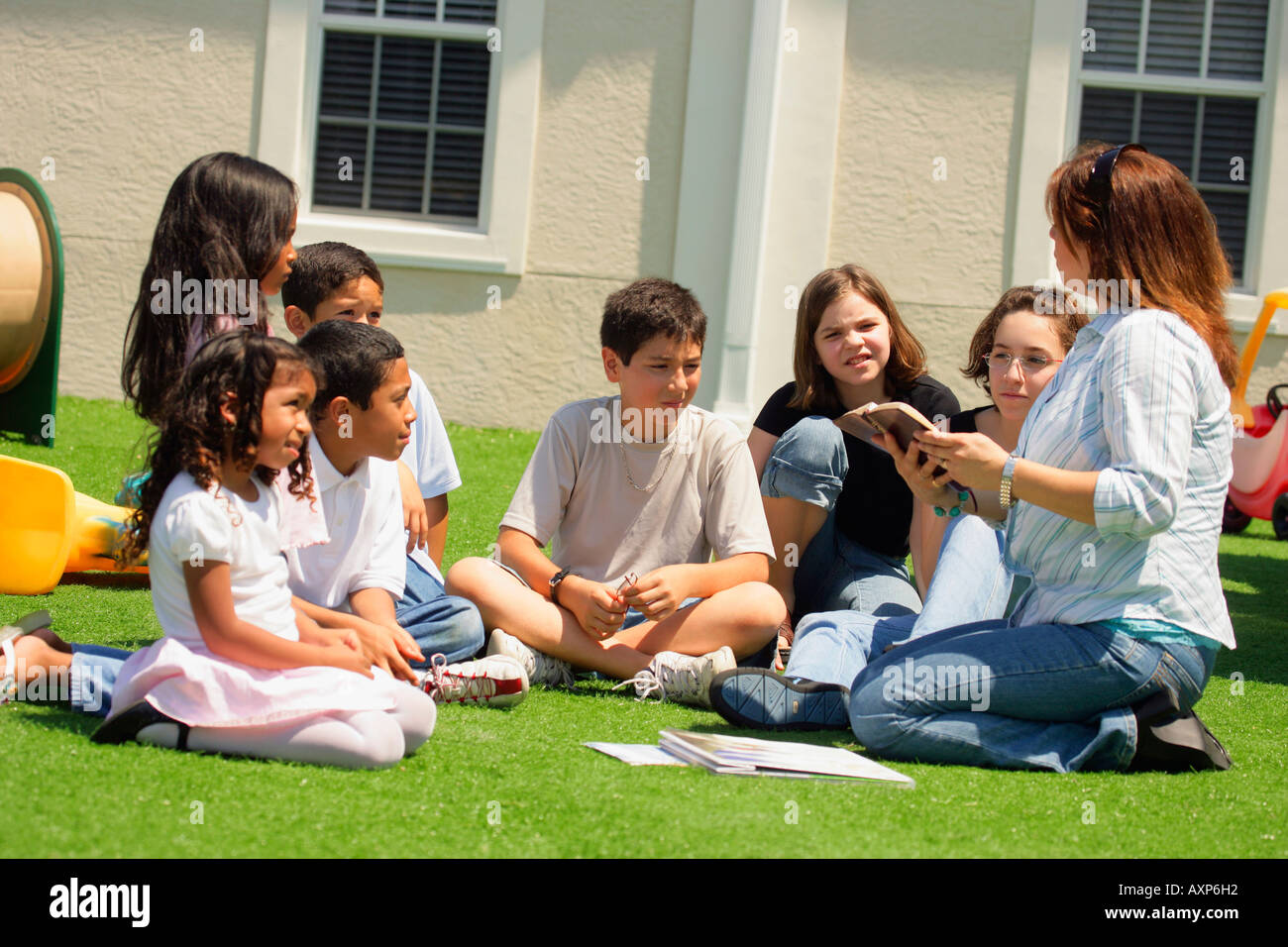 Women teaching bible hi-res stock photography and images - Alamy