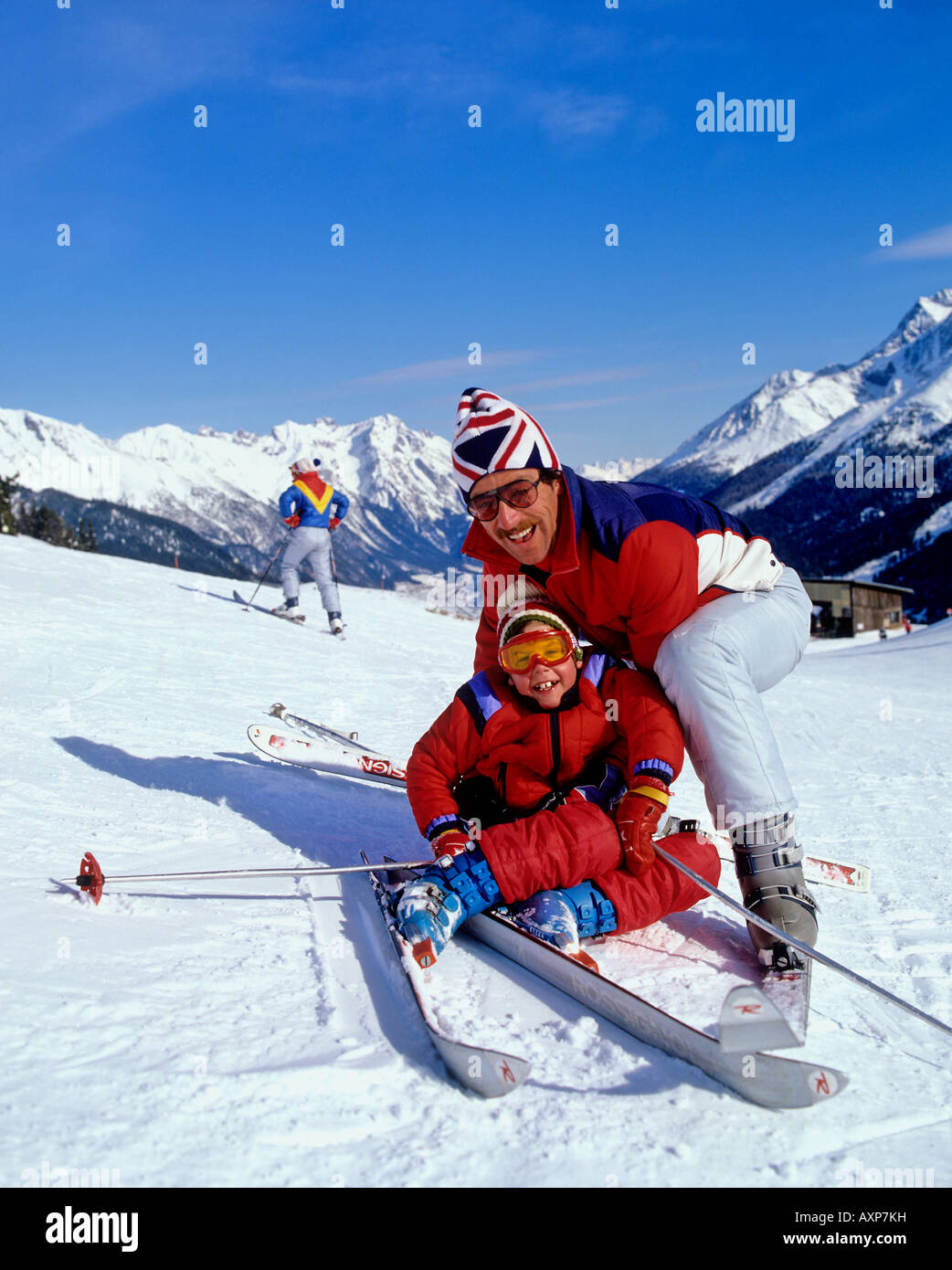 Father and child skiers hi-res stock photography and images - Alamy
