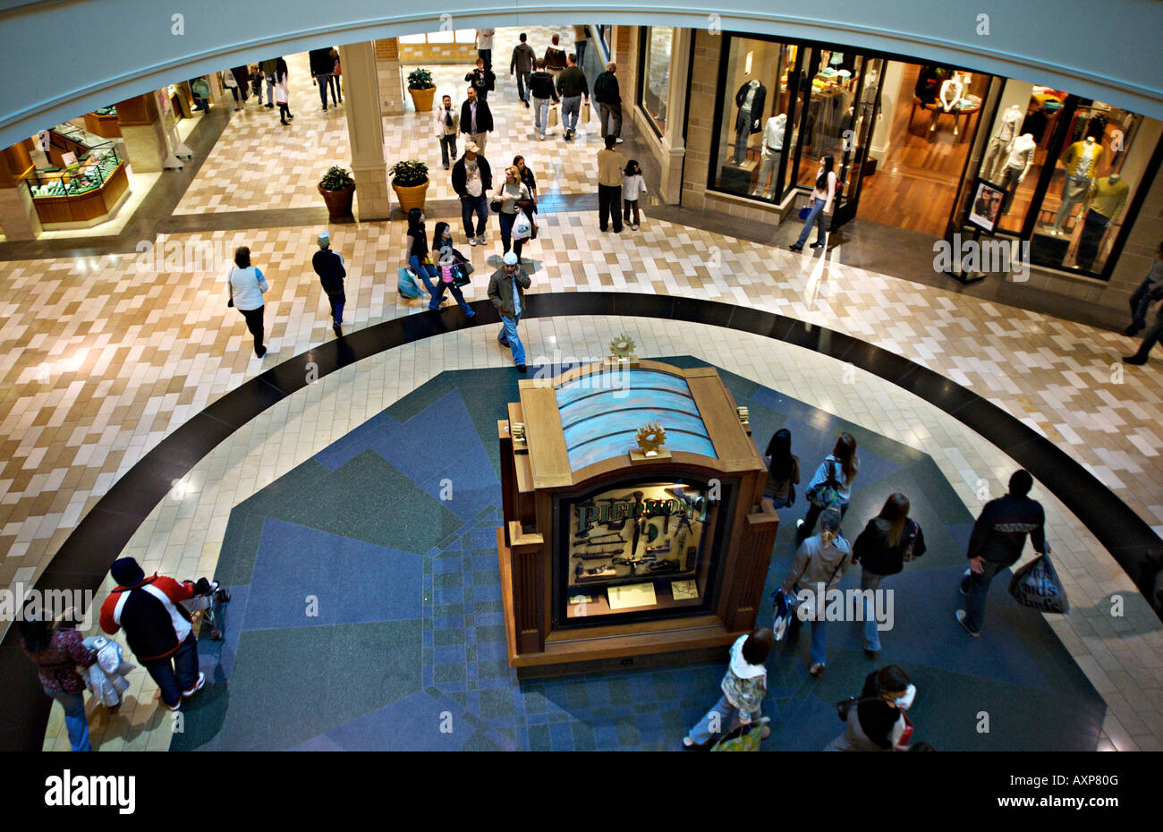Busy shopping mall Mall of Georgia Buford Georgia Stock Photo - Alamy