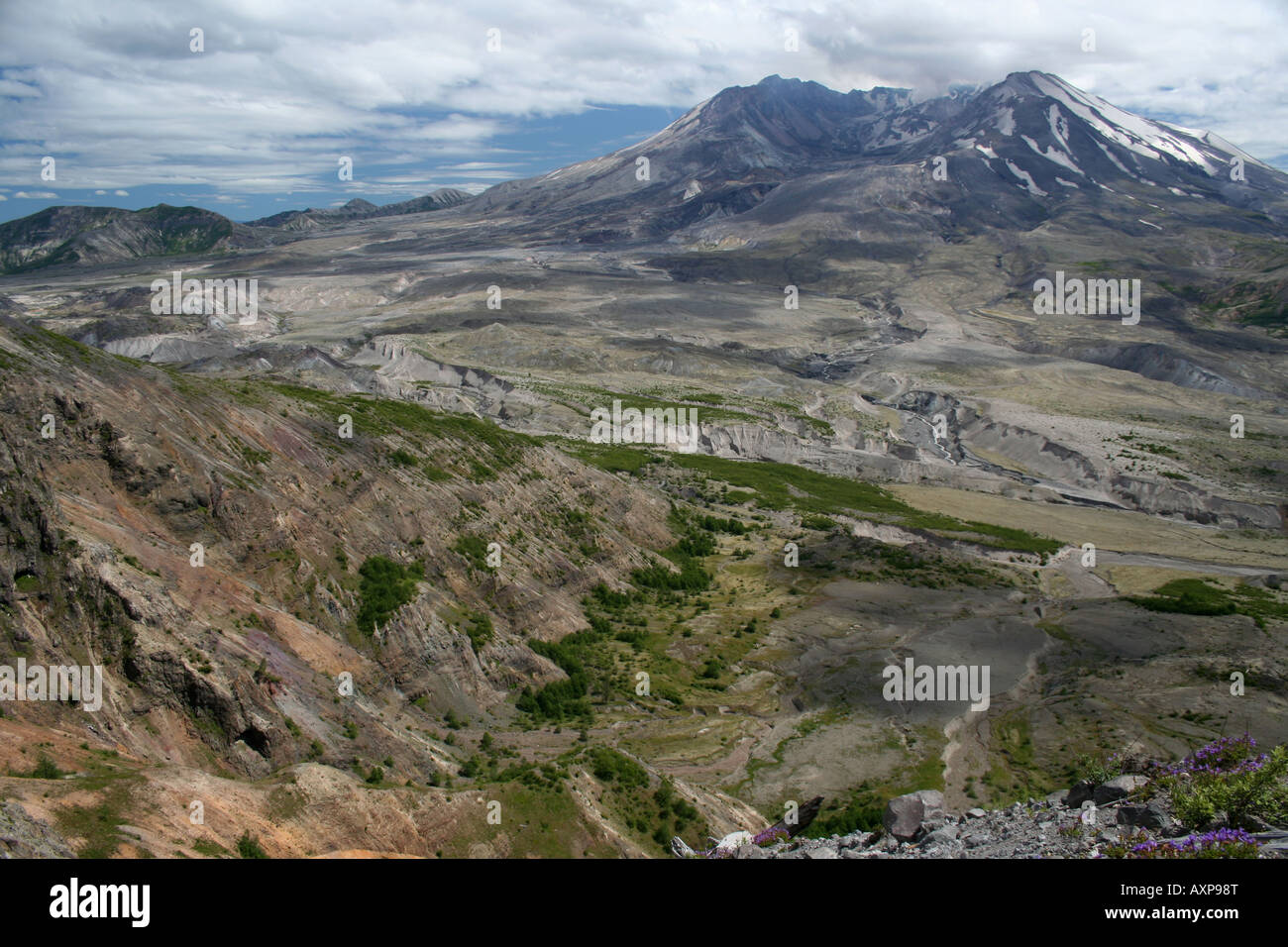 Pyroclastic flow helens hi-res stock photography and images - Alamy