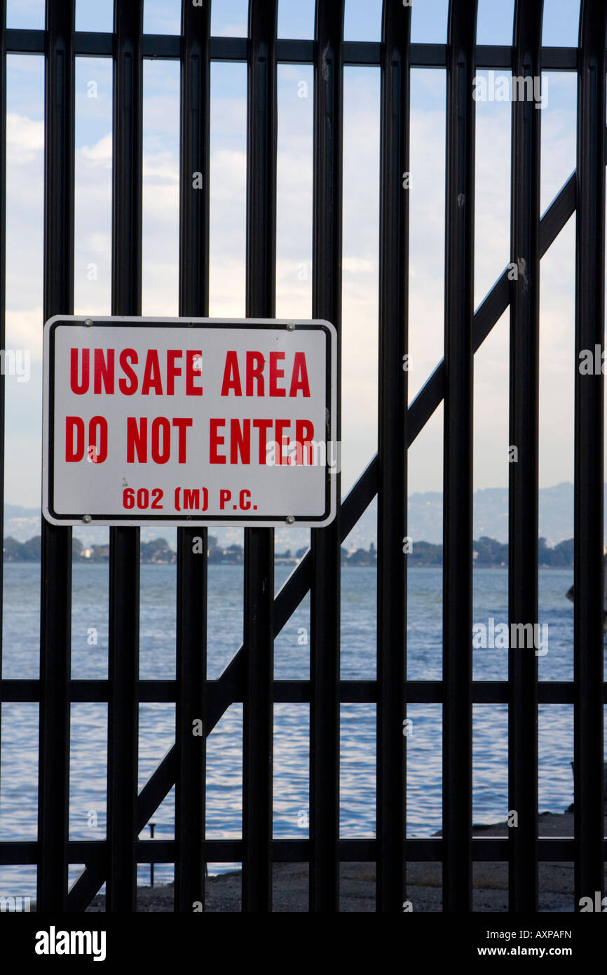 Unsafe sign hi-res stock photography and images - Alamy