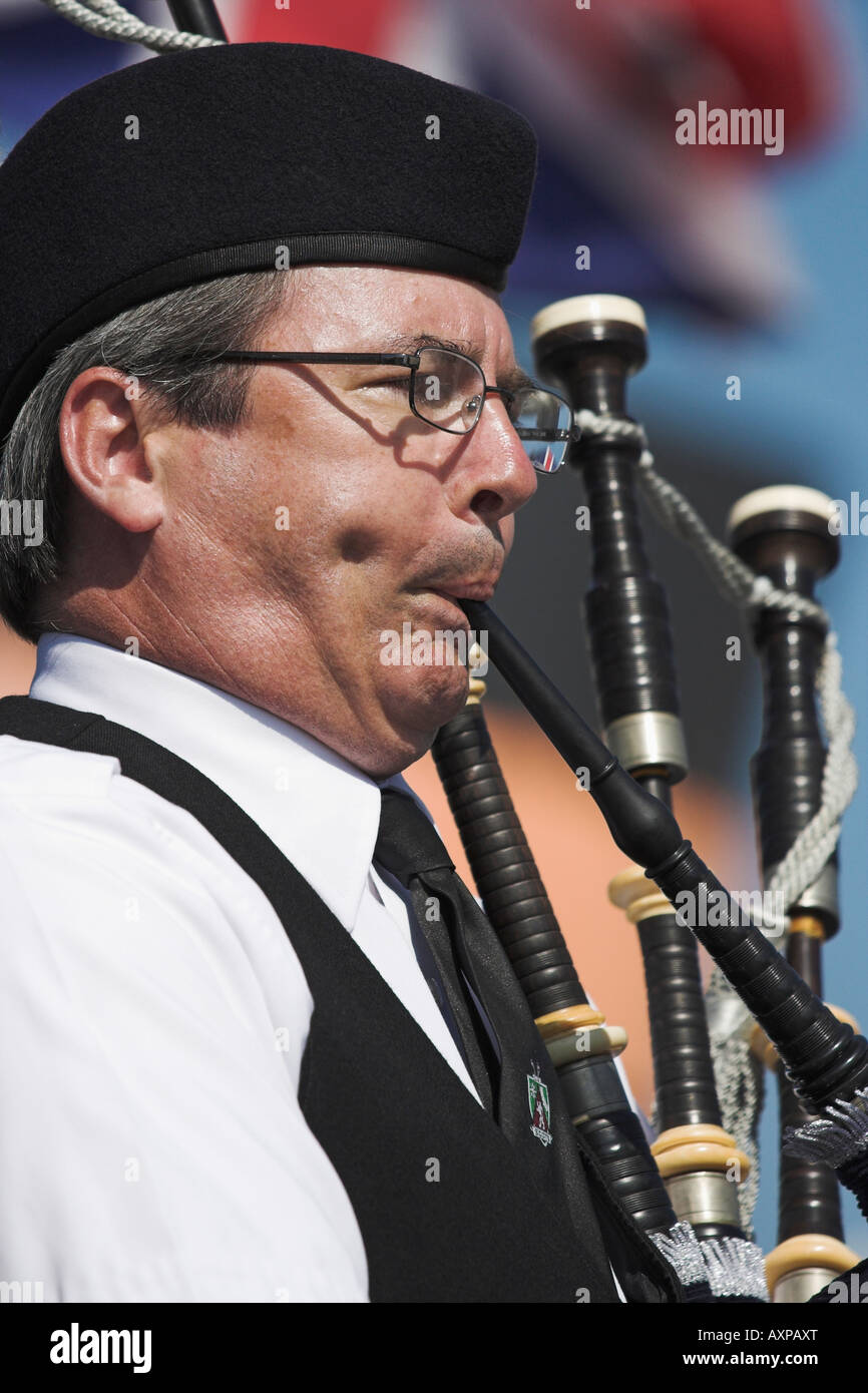 scots bagpipe player Stock Photo - Alamy