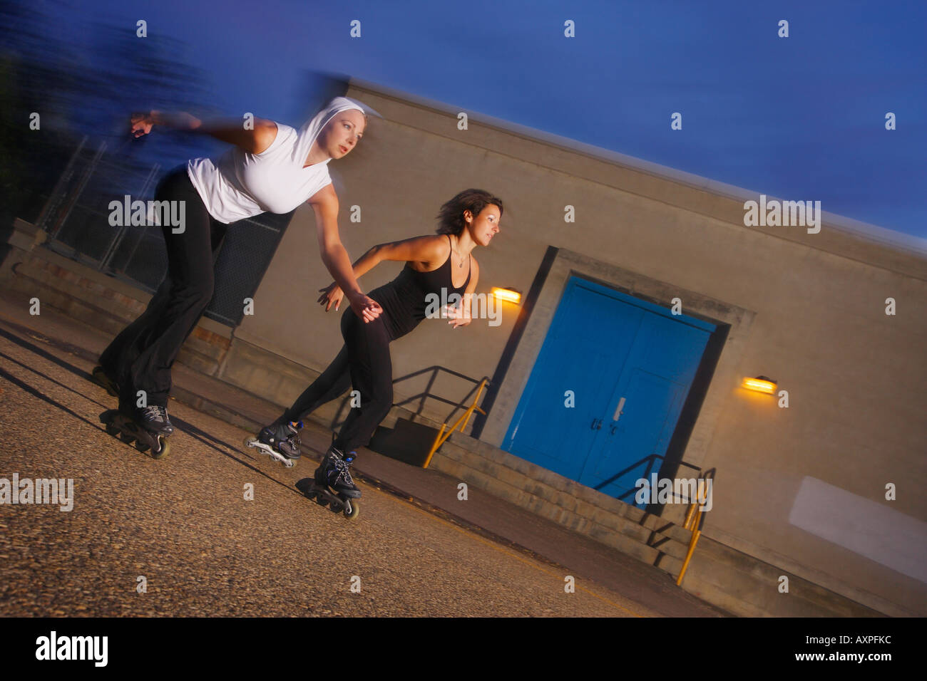 Lady rollerblading hi-res stock photography and images - Alamy