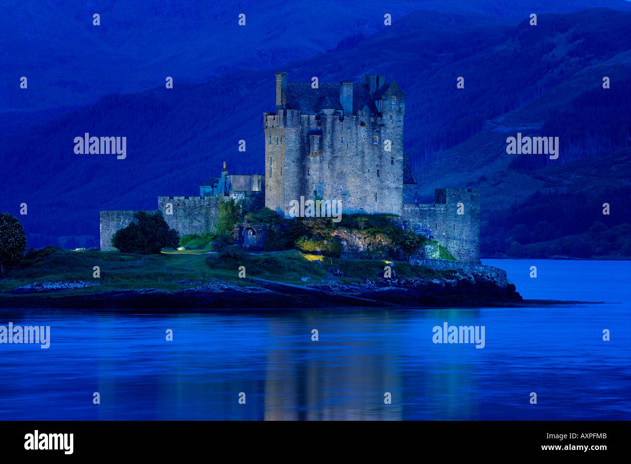 Castle at night Stock Photo - Alamy