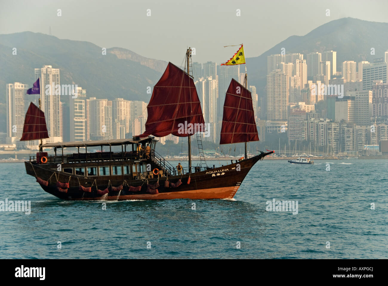 Traditional Junk, Hong Kong harbour, China Stock Photo - Alamy