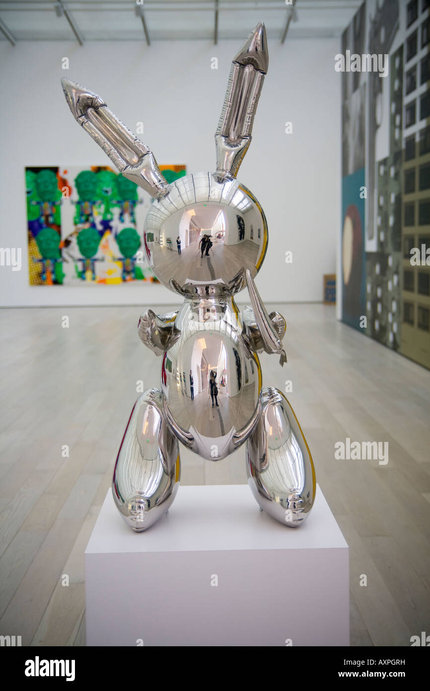 Los Angeles BCAM Broad collection at LACMA Jeff Koons sculpture Stock ...