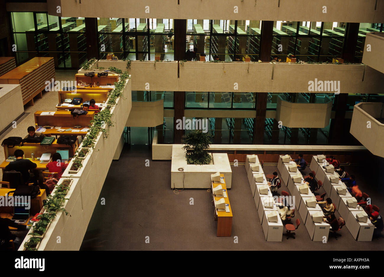 Tsinghua University Library. Apr 2005 Stock Photo - Alamy