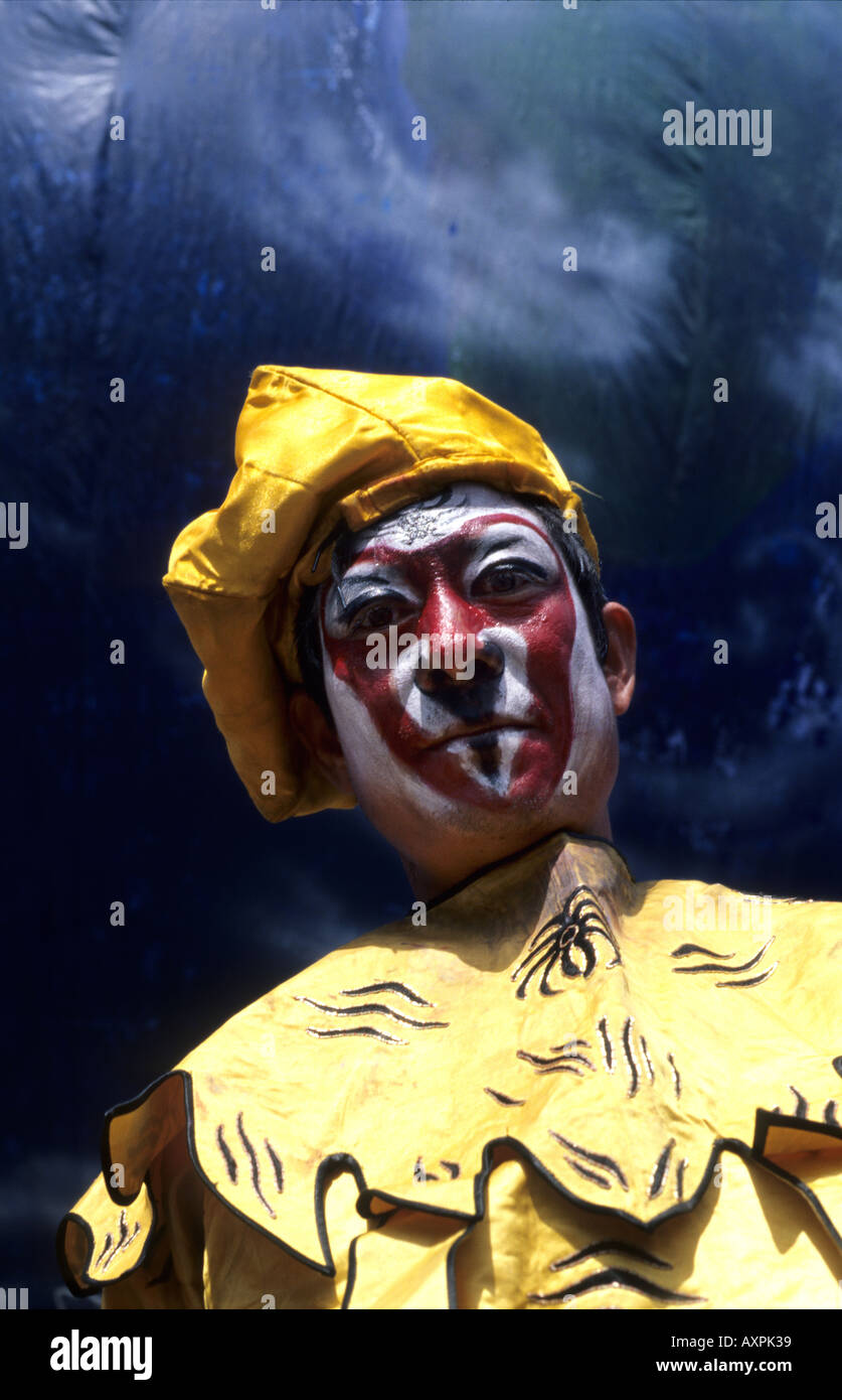 Performer dressed monkey king 18 hi-res stock photography and images ...