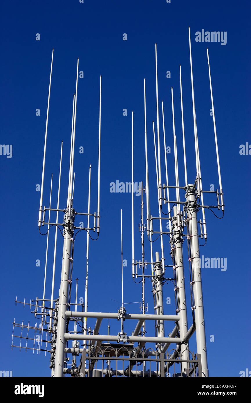 Communication mast on the roof of the rockefeller building Manhattan ...