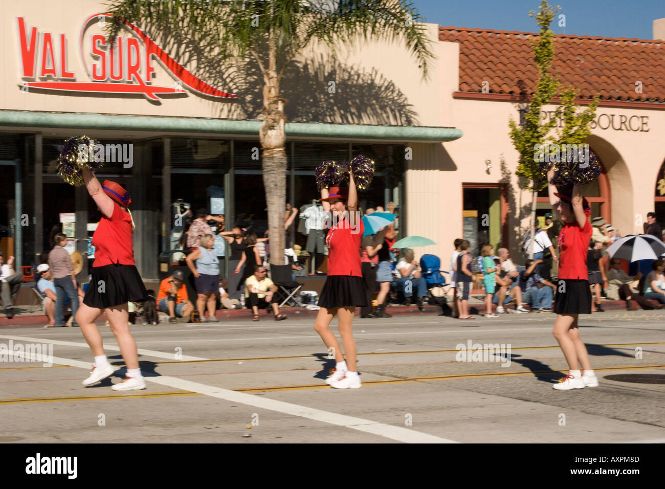 Cheer leaders hi-res stock photography and images - Alamy