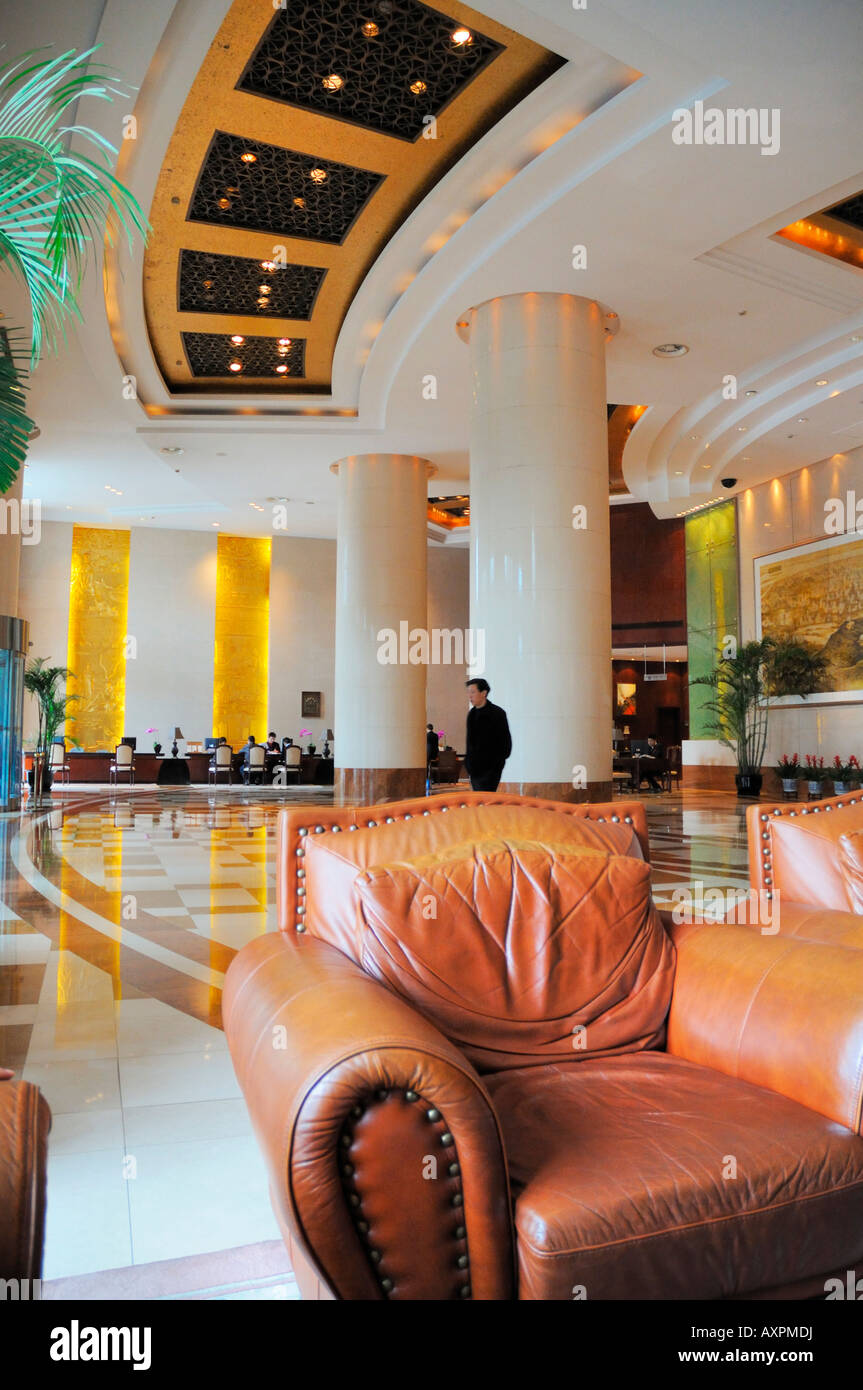 Five star hotel lobby hi-res stock photography and images - Alamy