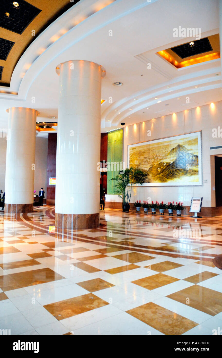 Five star hotel lobby hi-res stock photography and images - Alamy