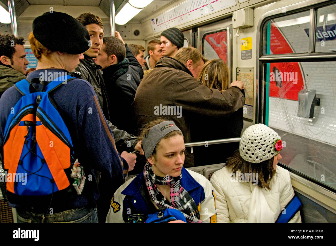 Moving to paris hi-res stock photography and images - Alamy