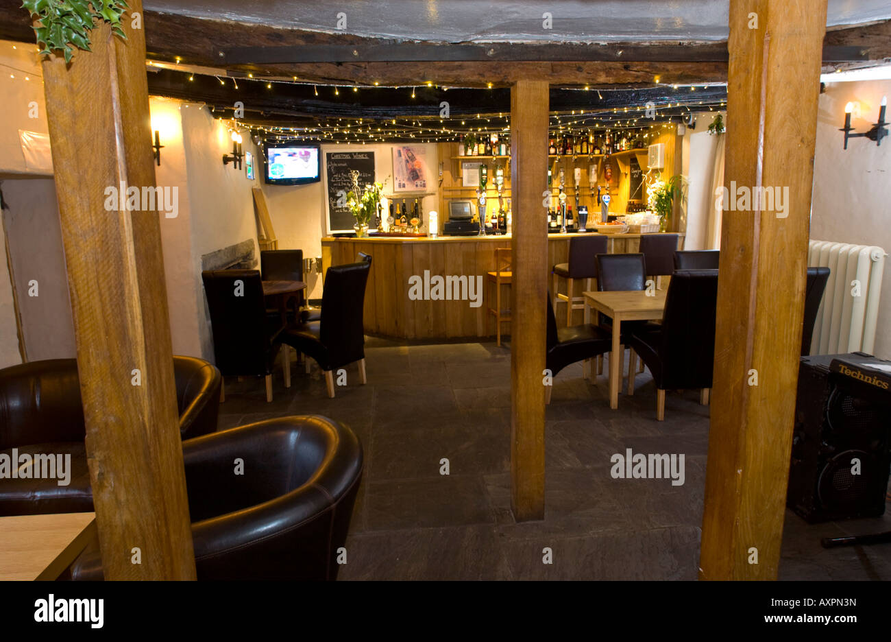 Interior of Kings Arms gastro pub dating from 17th century Abergavenny ...