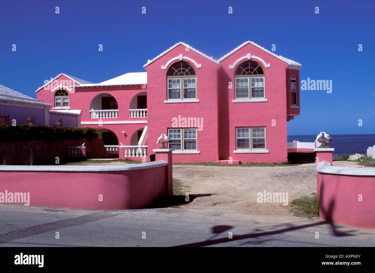 Pink house on North Shore, Bermuda Stock Photo - Alamy
