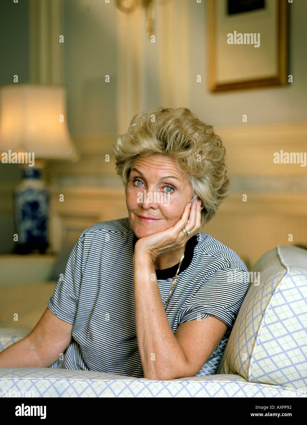 Sheila hancock hi-res stock photography and images - Alamy