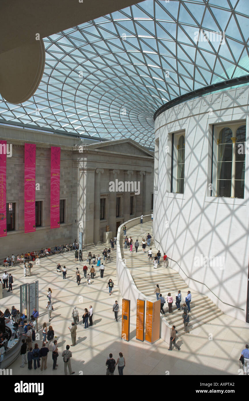 British museum great hall reading hi-res stock photography and images ...