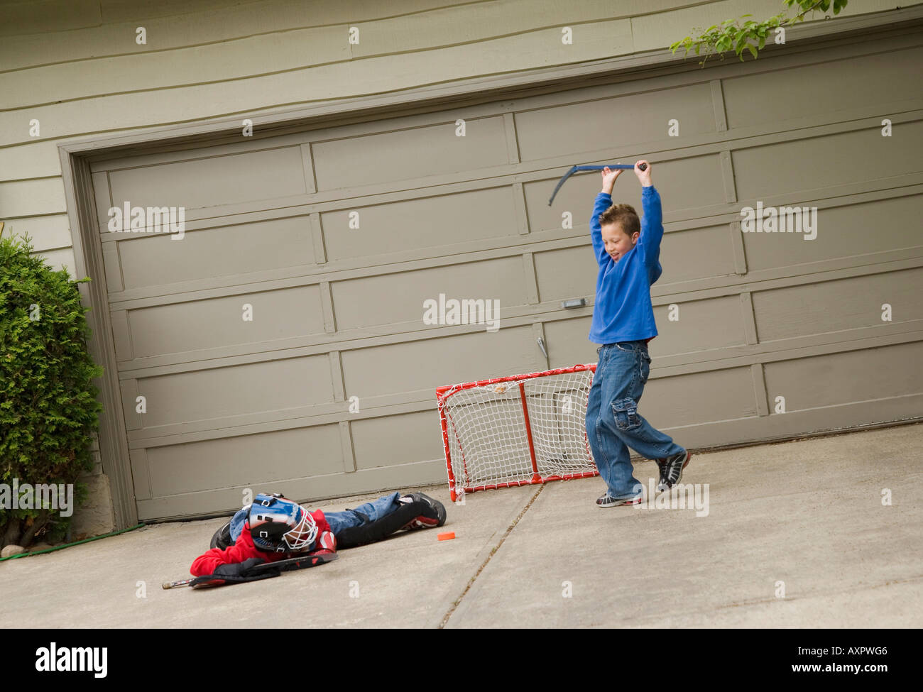 Full length shoots scores hi-res stock photography and images - Alamy