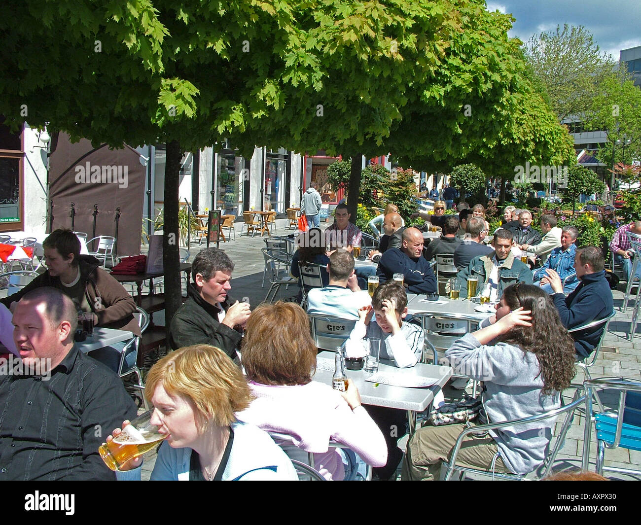 Cardiff mill lane hi-res stock photography and images - Alamy