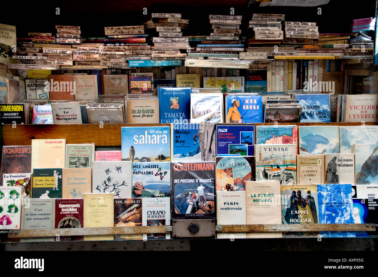 Paris seine book hi-res stock photography and images - Alamy
