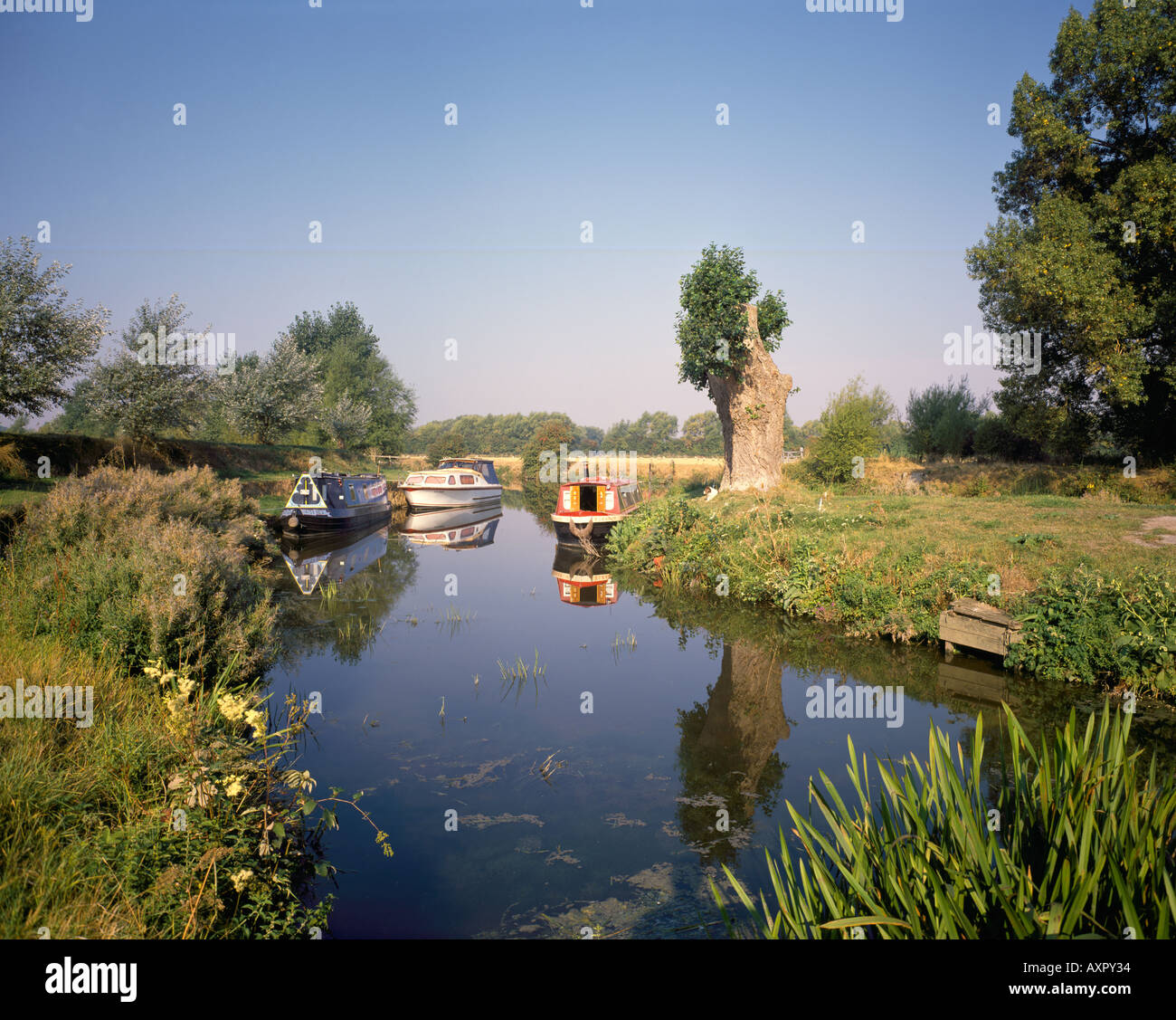 The upper thames hi-res stock photography and images - Alamy