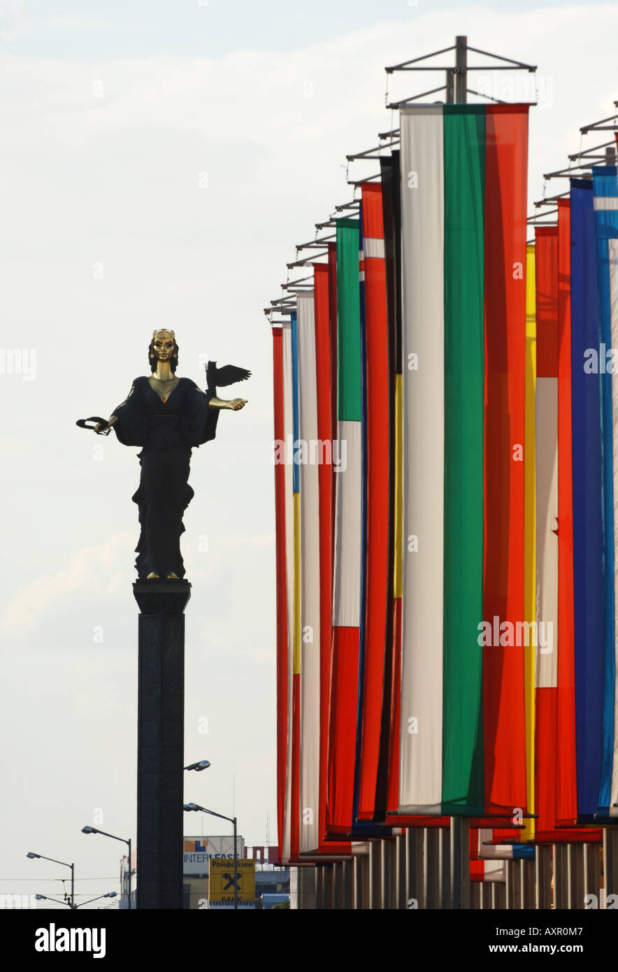 Sofia, Independence Square, statue Stock Photo - Alamy
