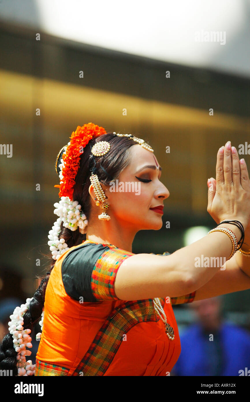Classical East Indian dancer Stock Photo - Alamy