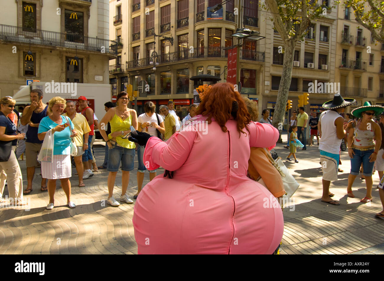 Human statues la rambla barcelona hi-res stock photography and images ...