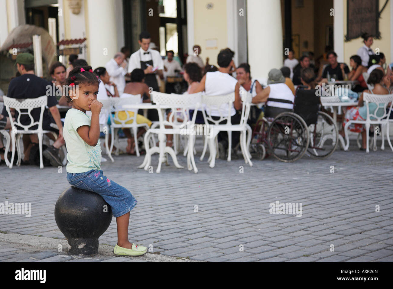 Poor hispanic girl hi-res stock photography and images - Alamy