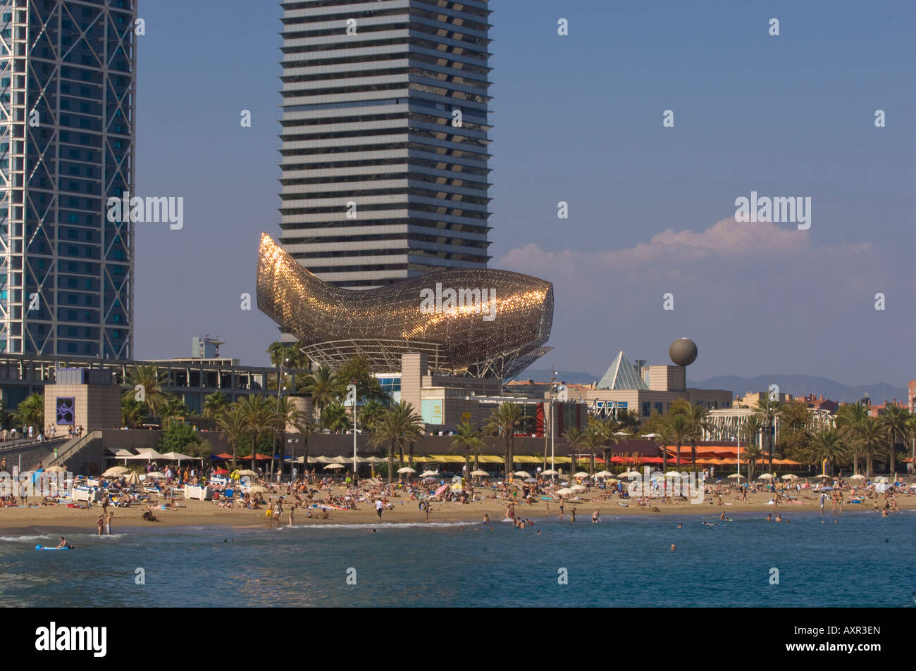 Copper fish barcelona hi-res stock photography and images - Alamy