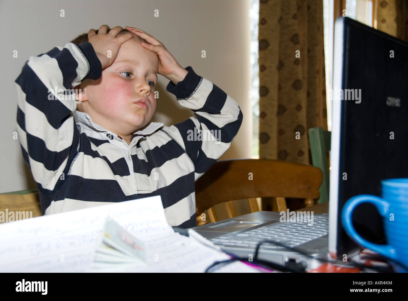 Child stare computer hi-res stock photography and images - Alamy