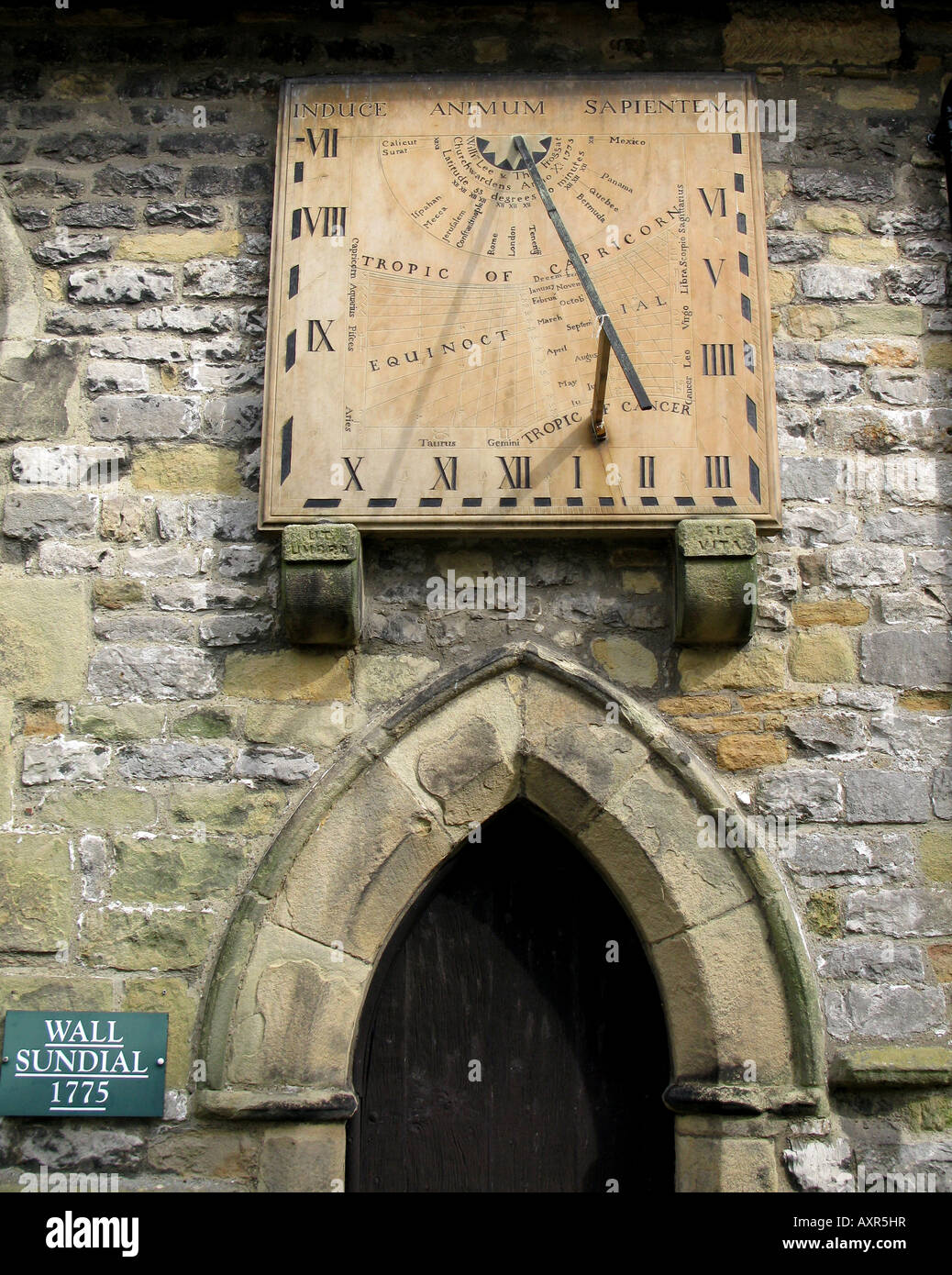 Eyam church sundial hi-res stock photography and images - Alamy