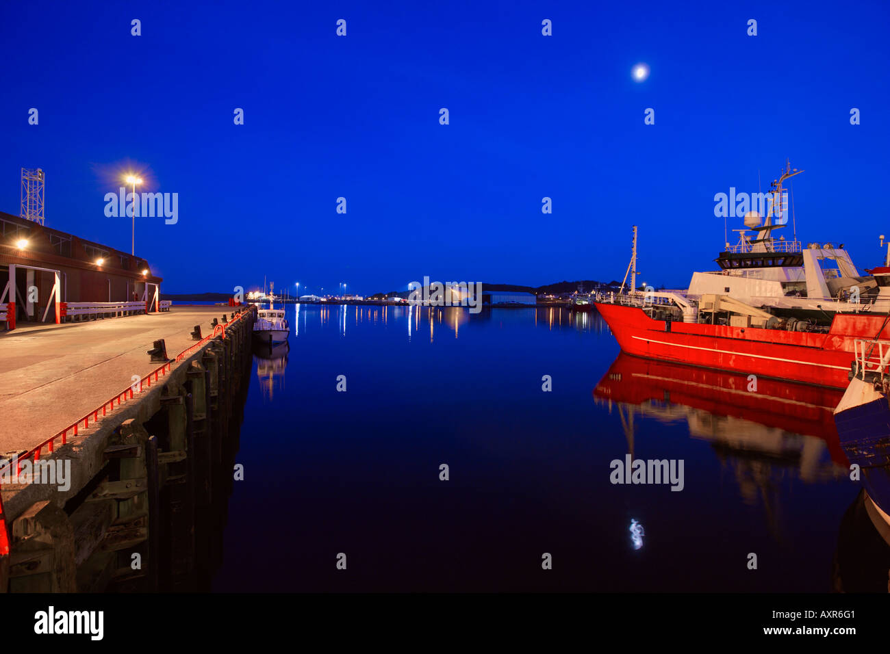 Harbor at night Stock Photo - Alamy
