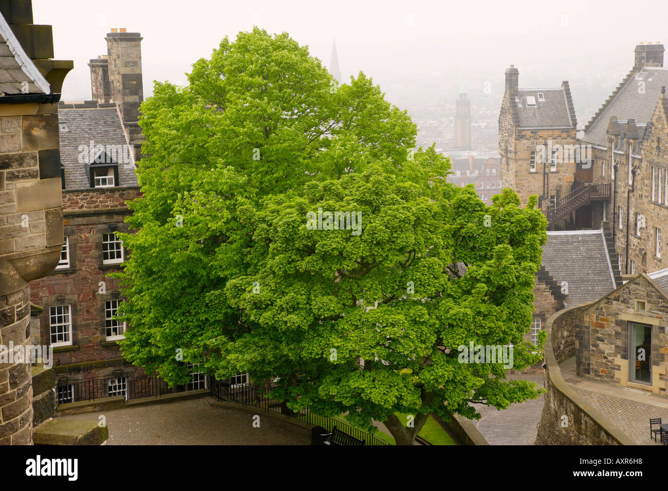Edinburgh structures hi-res stock photography and images - Alamy