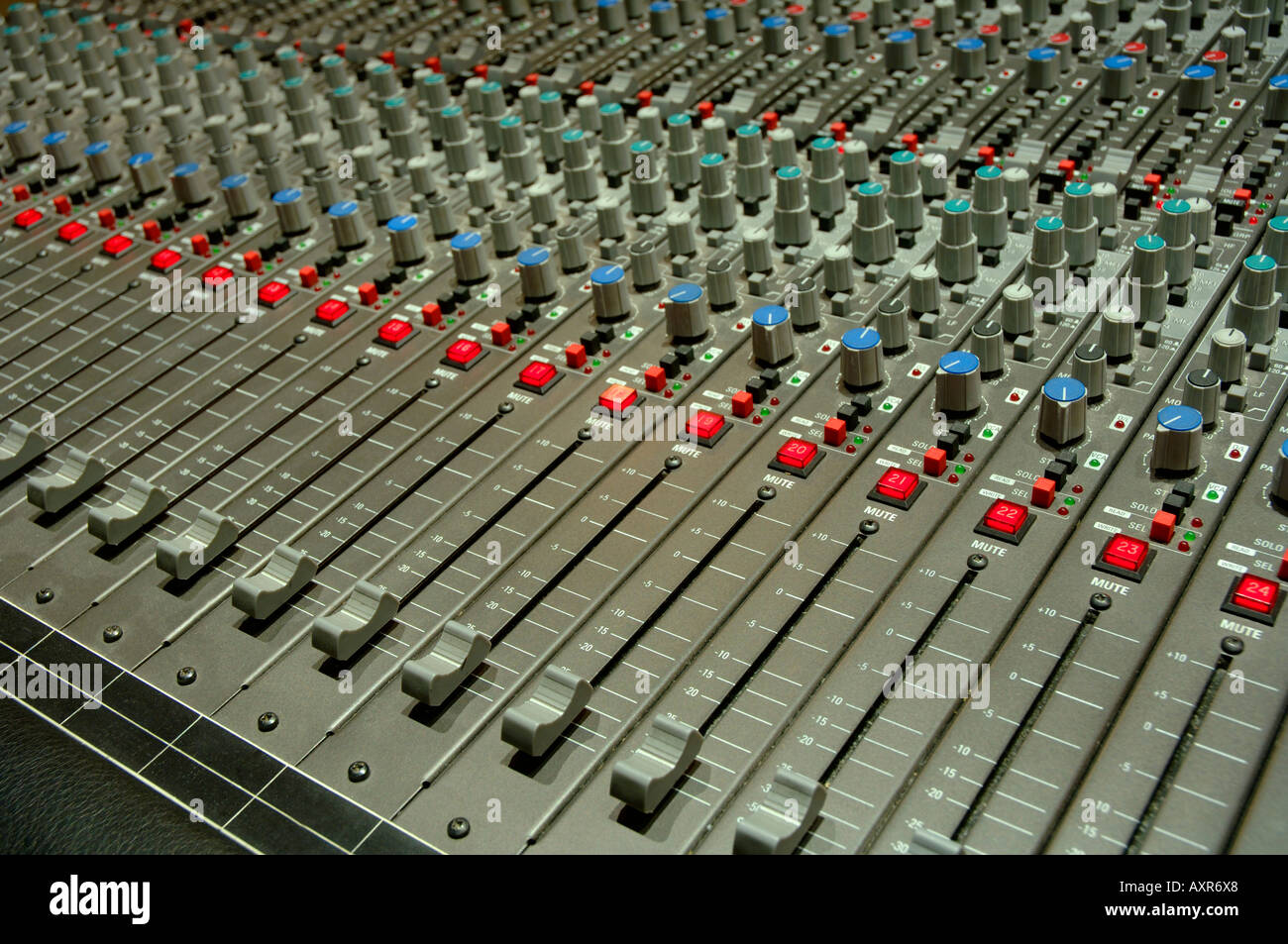 Soundboard levels hi-res stock photography and images - Alamy