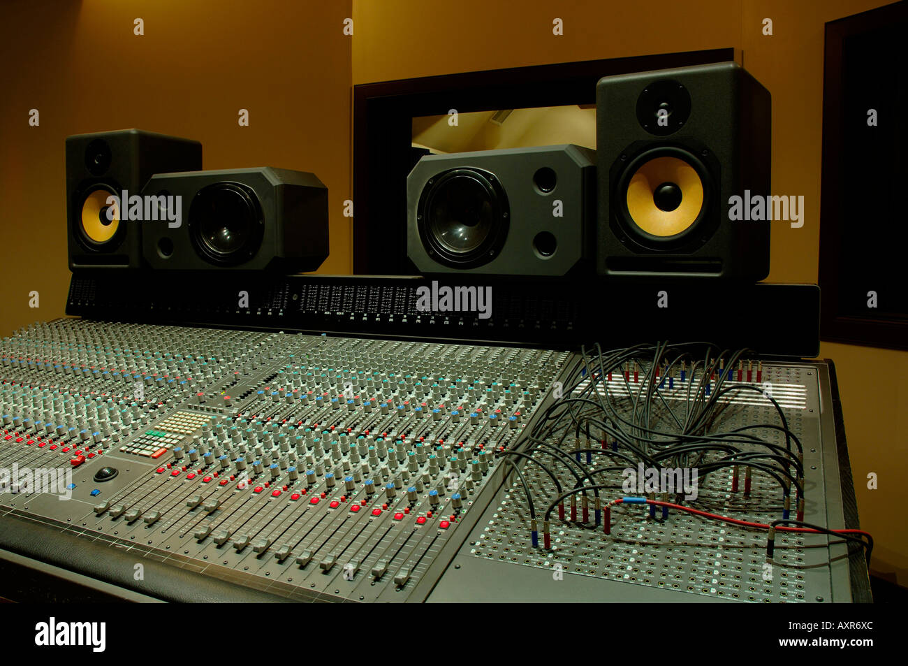 Music recording booth console hi-res stock photography and images - Alamy