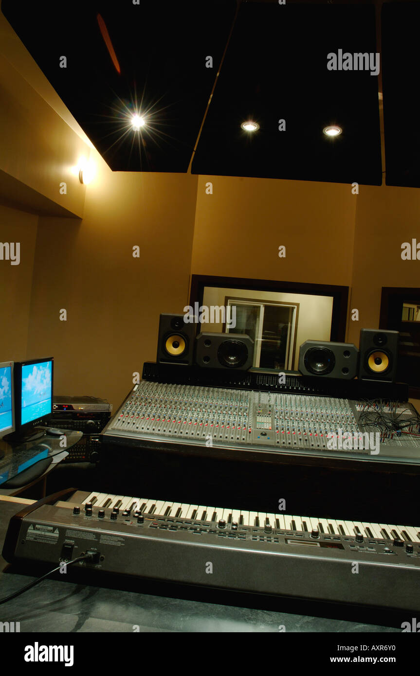 Music studio mixer booth hi-res stock photography and images - Alamy