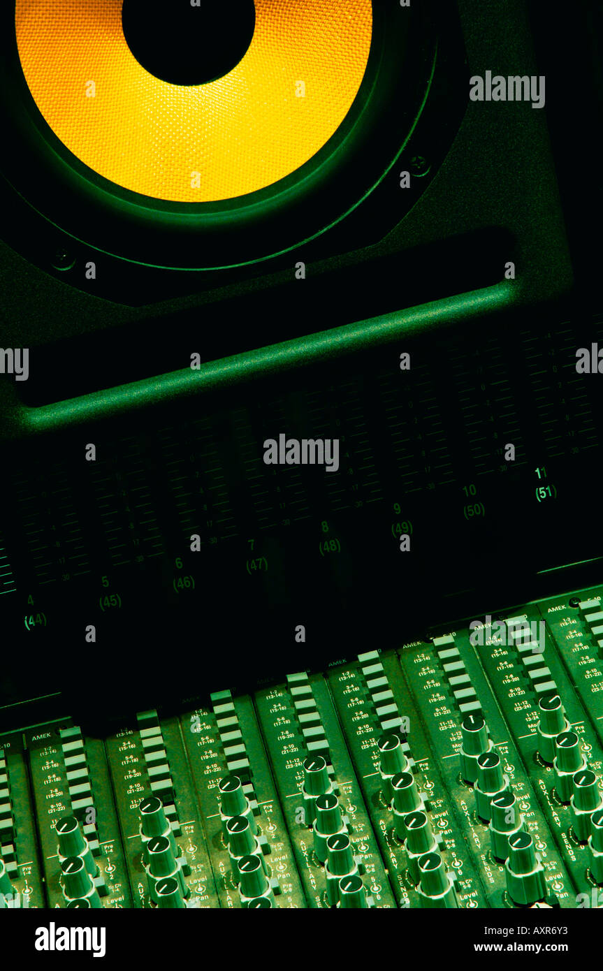 Soundboard levels hi-res stock photography and images - Alamy